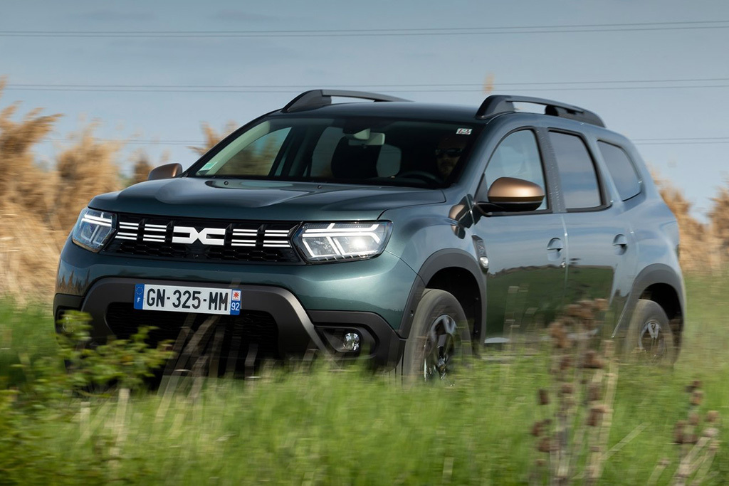 Dacia Duster Extreme 1,3 TCe 150 4WD (150 KM) M6 2023 - cena, dane ...