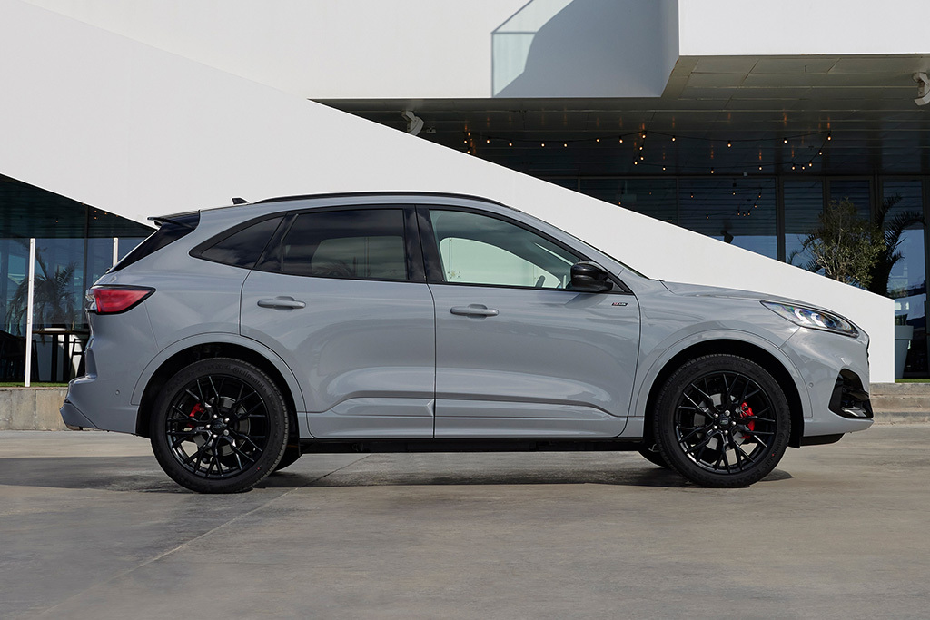 Ford Kuga Graphite Tech Edition 2,5 Hybrid AWD (190 KM) e-CVT 2023 ...